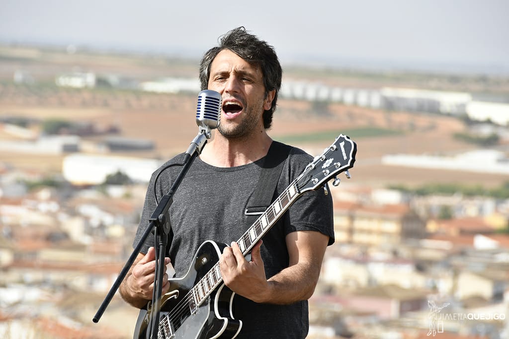 EL Cantautor manchego MIGUEL MAYORGA, Finalista del concurso Internacional de cantautores ‘ABRIL ...